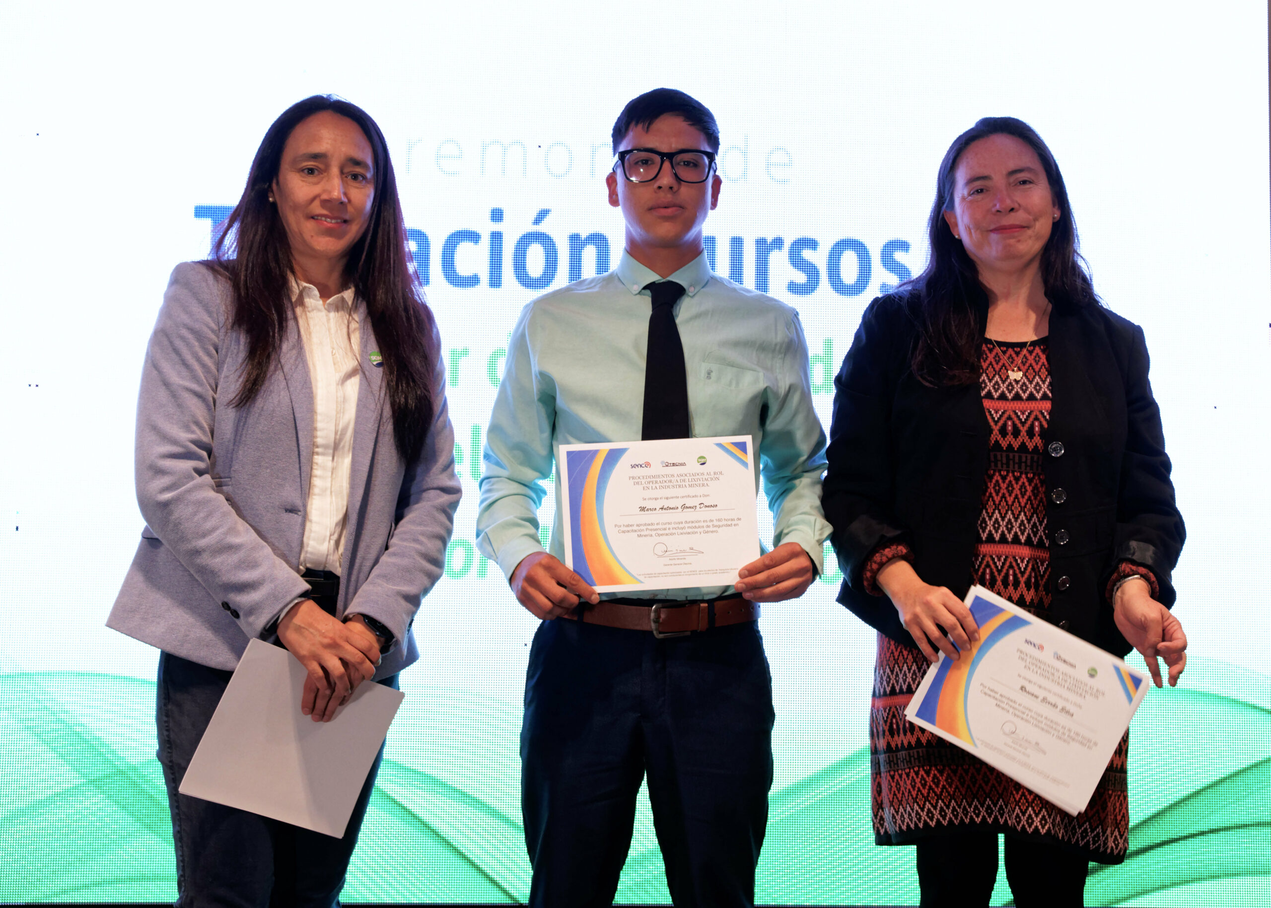 Más de 800 jóvenes se certifican para desempeñarse en la industria minera - SQM | SQM